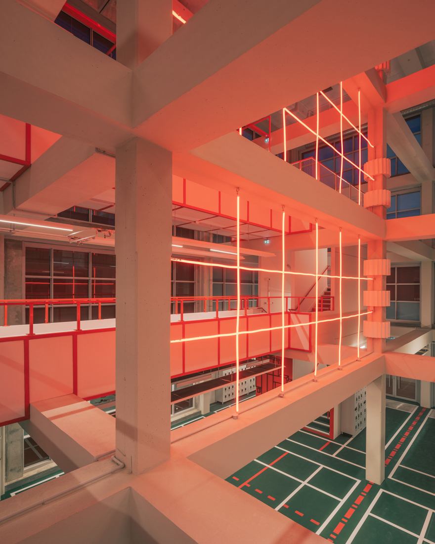 Rehabilitación de un edificio de Jean Nouvel. Escuela secundaria Ana ...