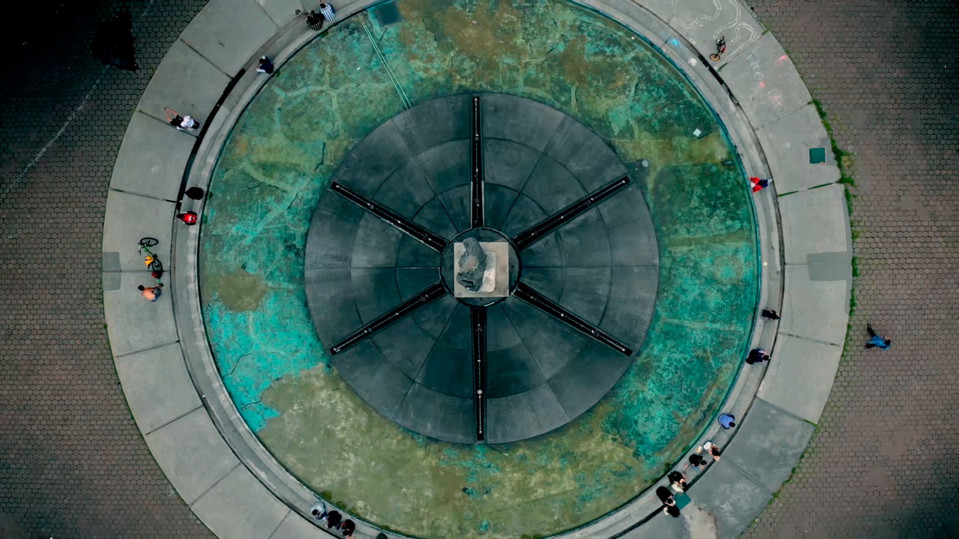 Perpetual Motion by Max Cooper | The Strength of Architecture | From 1998