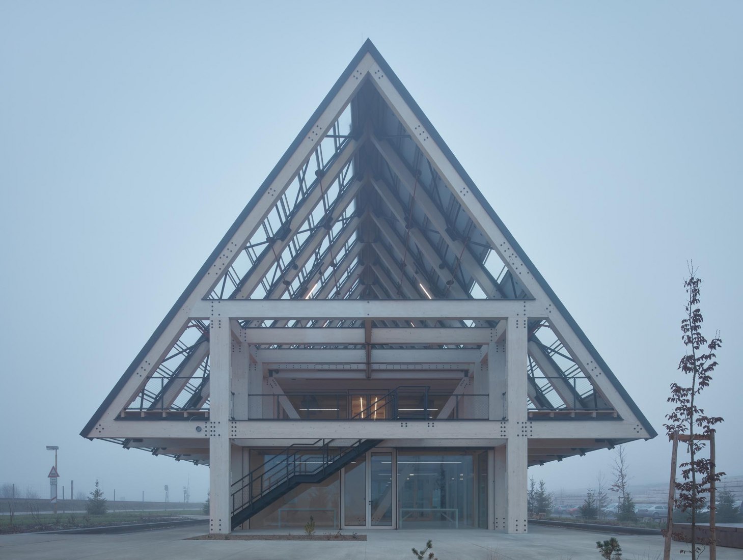 A laboratory to discover the future. Kloboucká lesní Headquarters by ...
