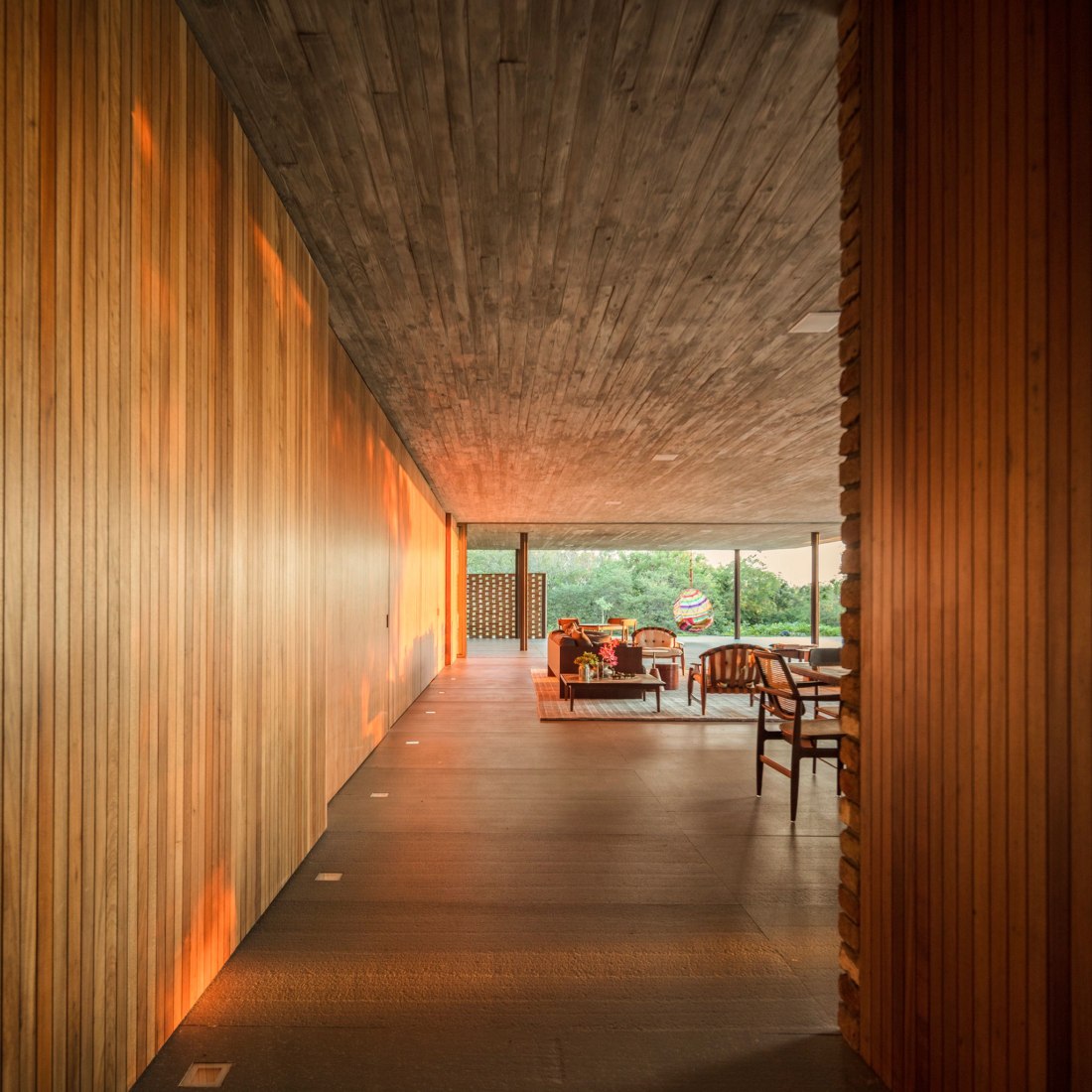 All under a horizontal plane. Planar House by Studio MK27 and Lair Reis ...