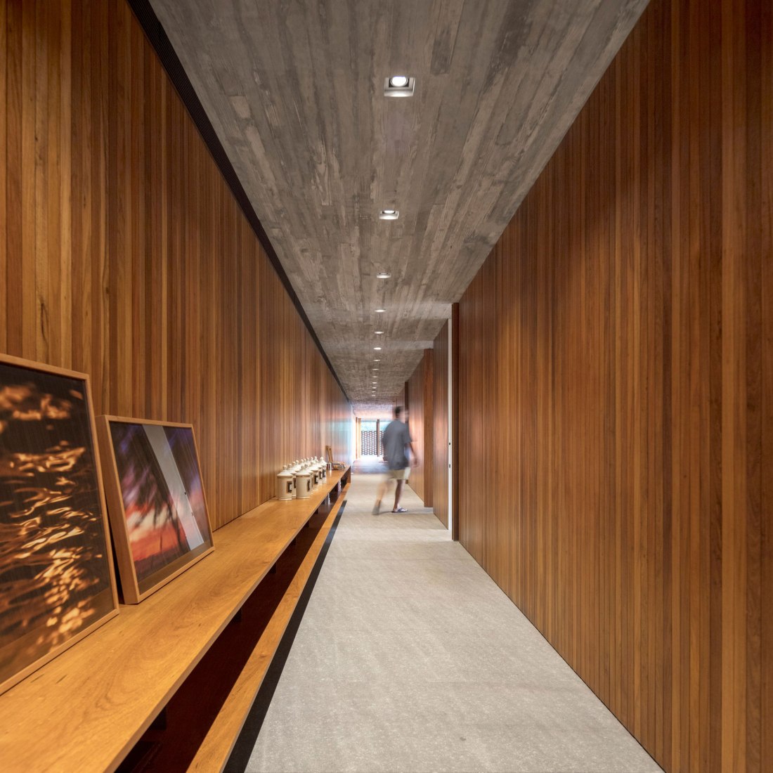 All under a horizontal plane. Planar House by Studio MK27 and Lair Reis ...