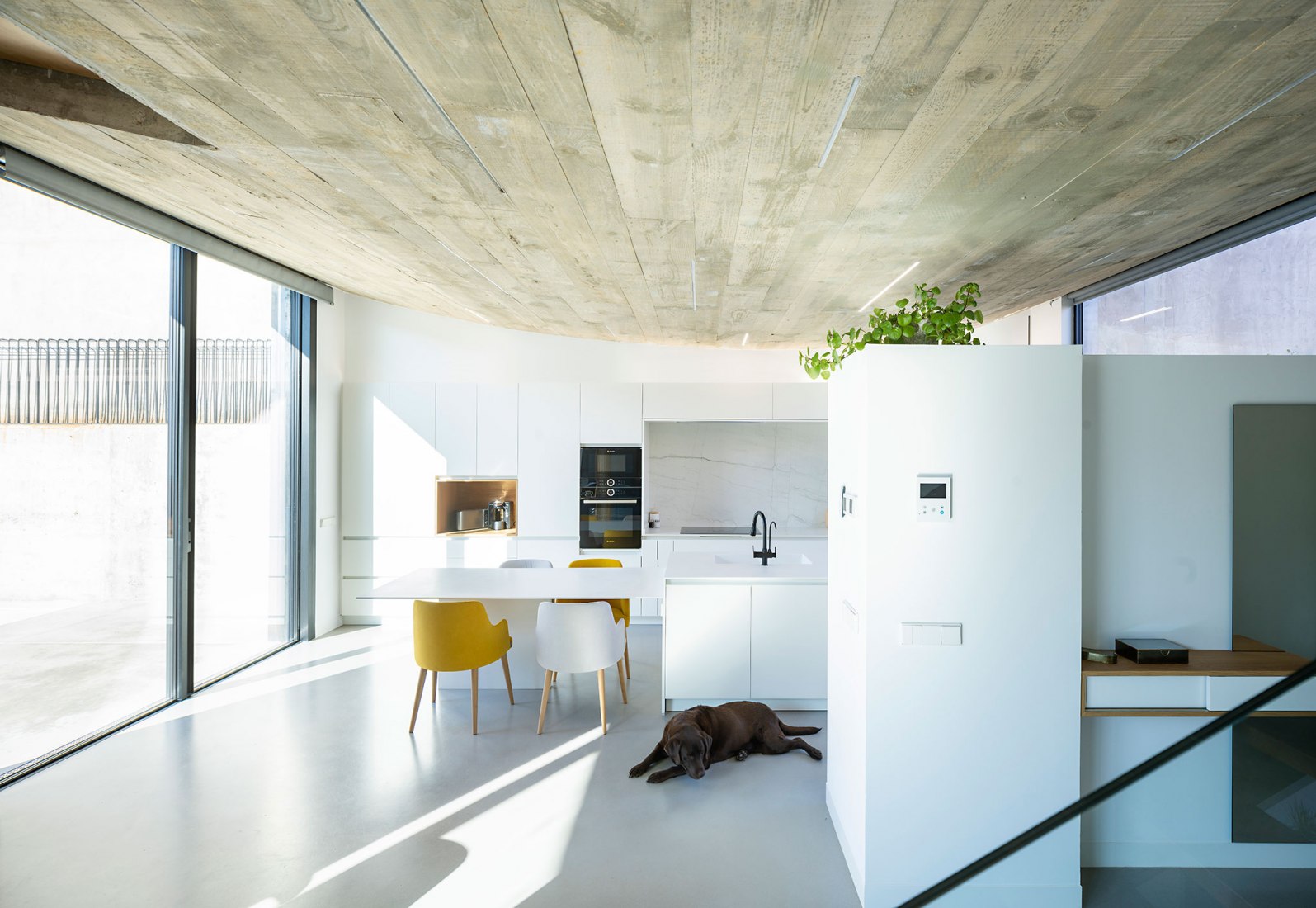 Renewal of the concept "adjoining houses". NAU House by MUKA ...