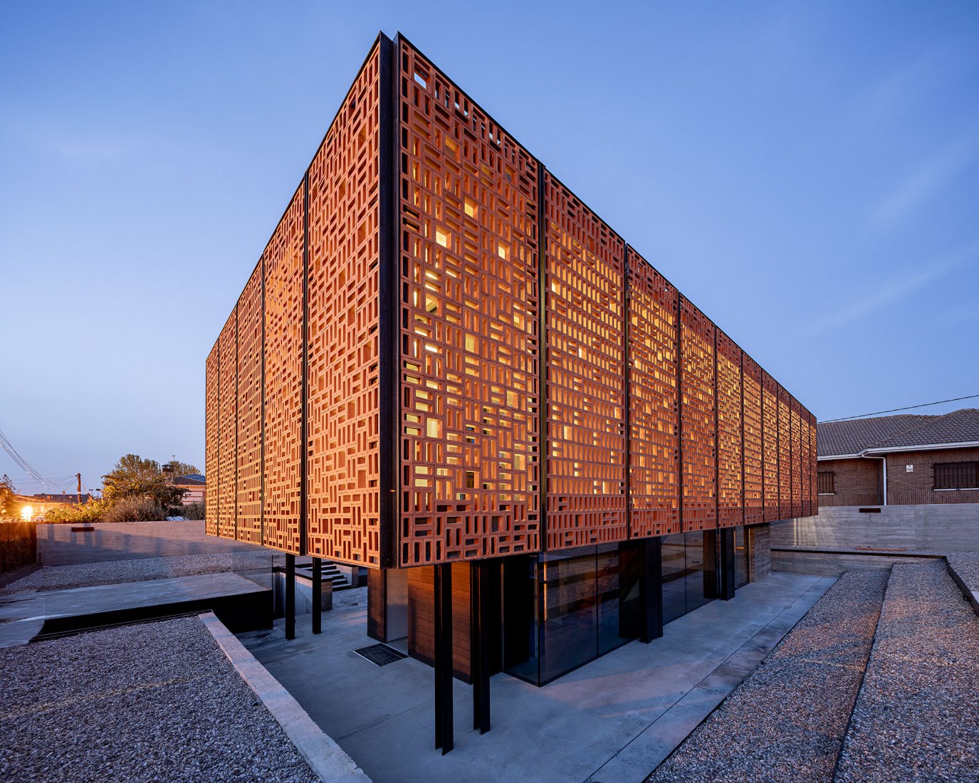 Light as a spatial boundary. Lantern House by MUKA arquitectura | The ...