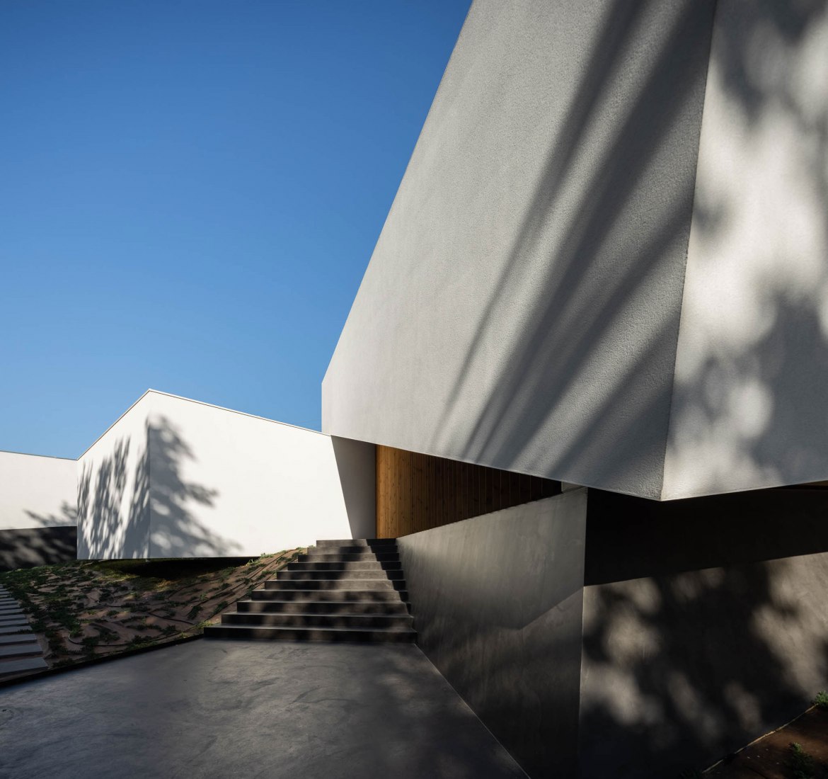 Three axes and a horizontal offset. Tilt House by Mutant Architecture ...