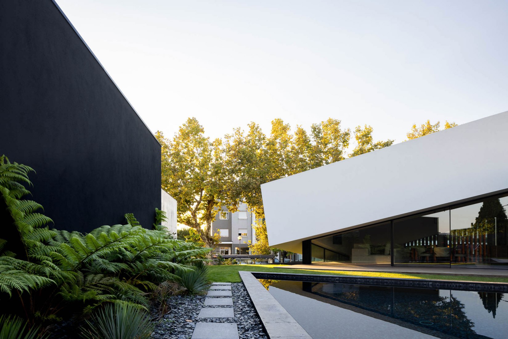Three axes and a horizontal offset. Tilt House by Mutant Architecture ...
