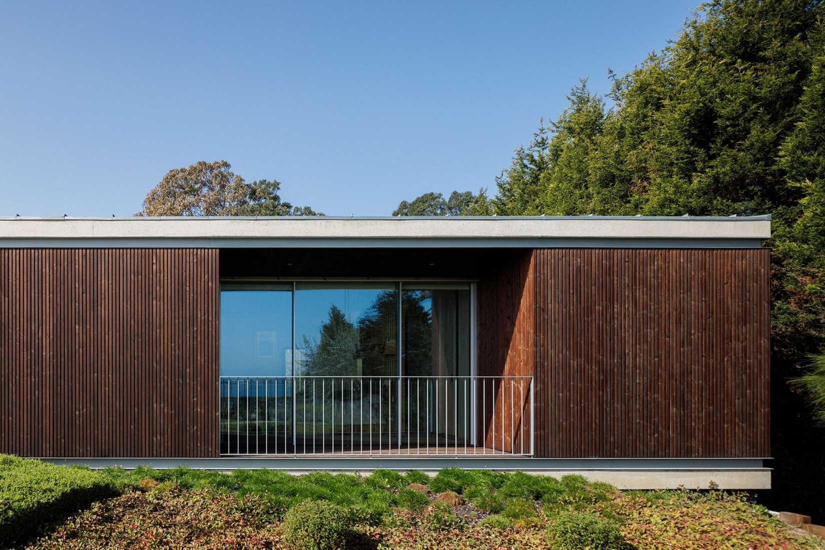 Holiday residence. House in Torreira by NU.MA architects | The Strength ...