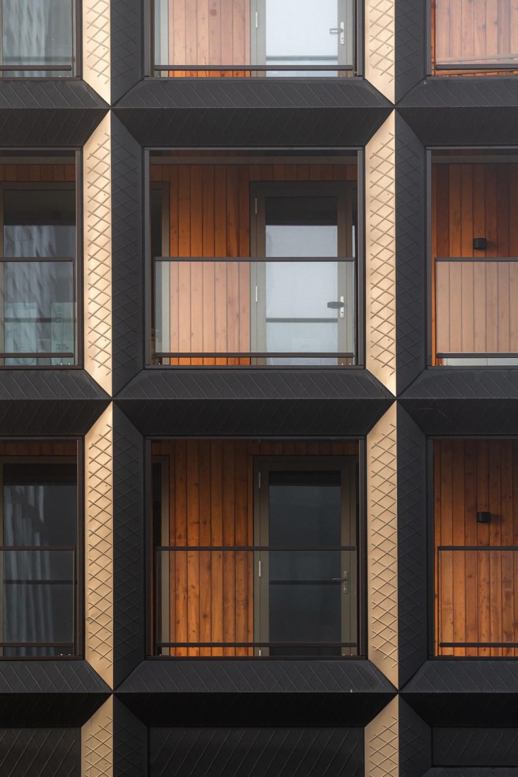 «Jonas» residential building. A scenographic inside and amazing outside ...