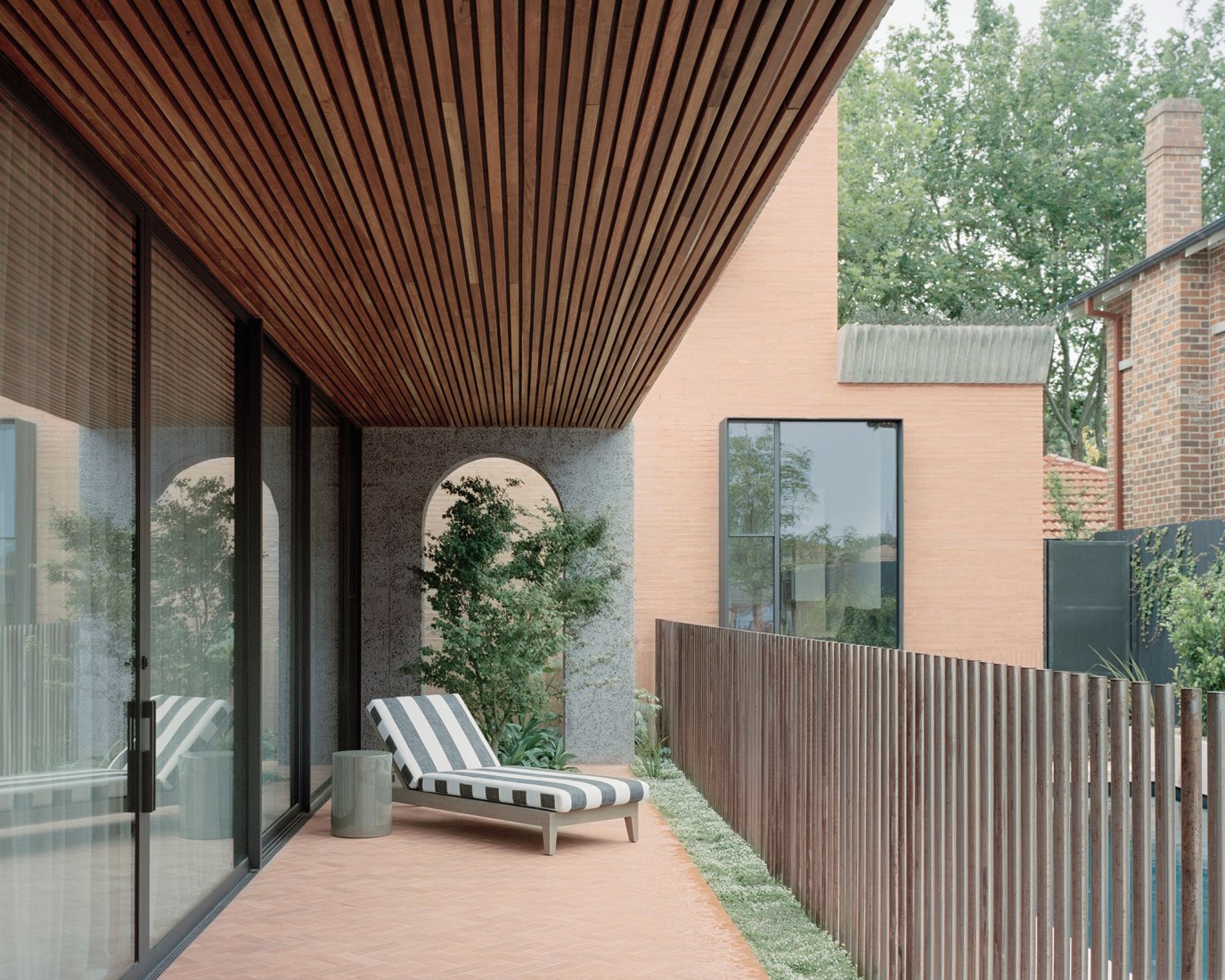 Una adición escultórica como vivienda. Glen Iris House por Pandolfini ...