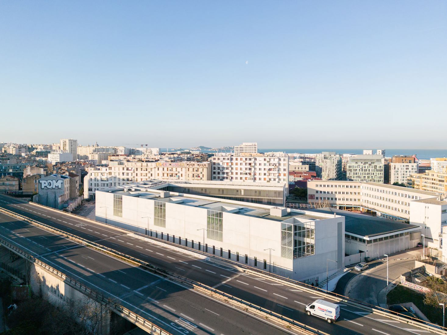 Designing an interior refuge. "Collège Versailles" by Panorama ...