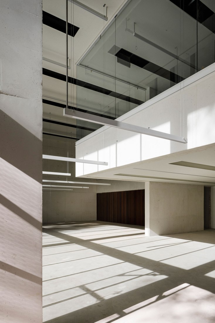 Continuation of landscape boundaries. Córdoba Public Library by Paredes ...