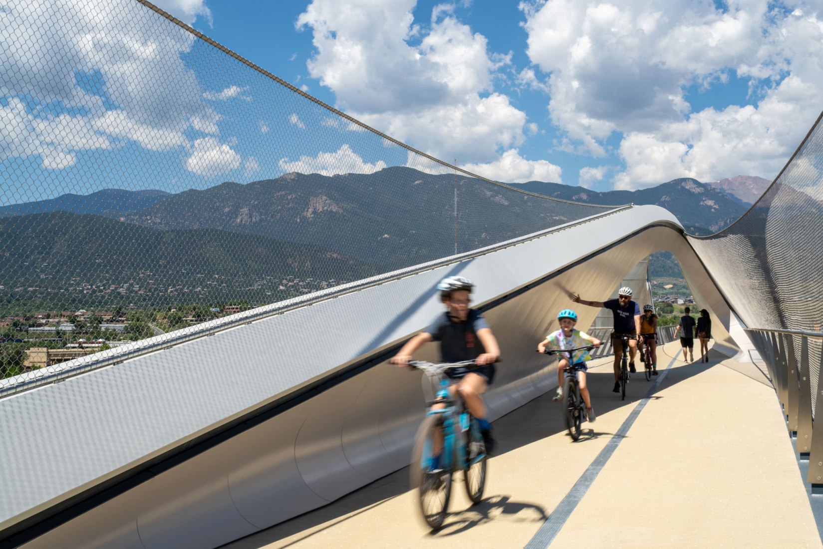 Reconnect the urban grid. Park Union Bridge by Diller Scofidio + Renfro ...