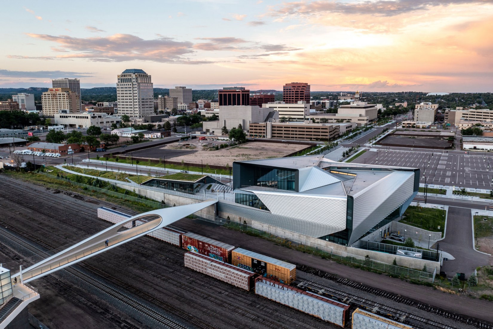 Reconnect the urban grid. Park Union Bridge by Diller Scofidio + Renfro ...