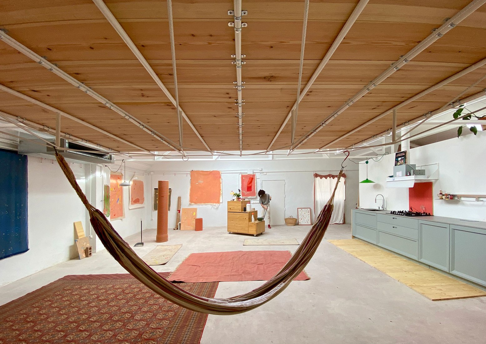 La nave del Topo. Espacio de trabajo y vivienda por Pia Mendaro ...