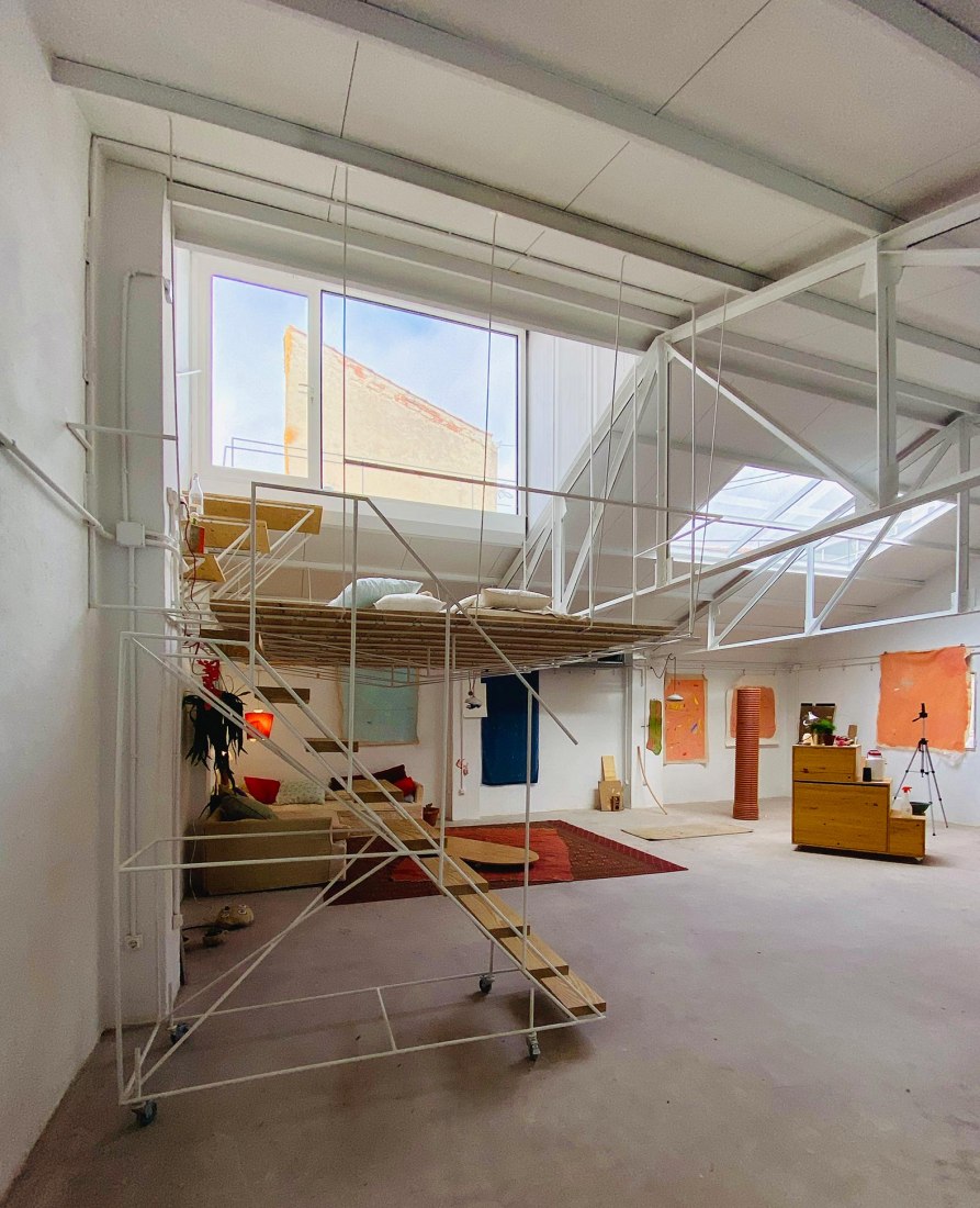 La nave del Topo. Espacio de trabajo y vivienda por Pia Mendaro ...