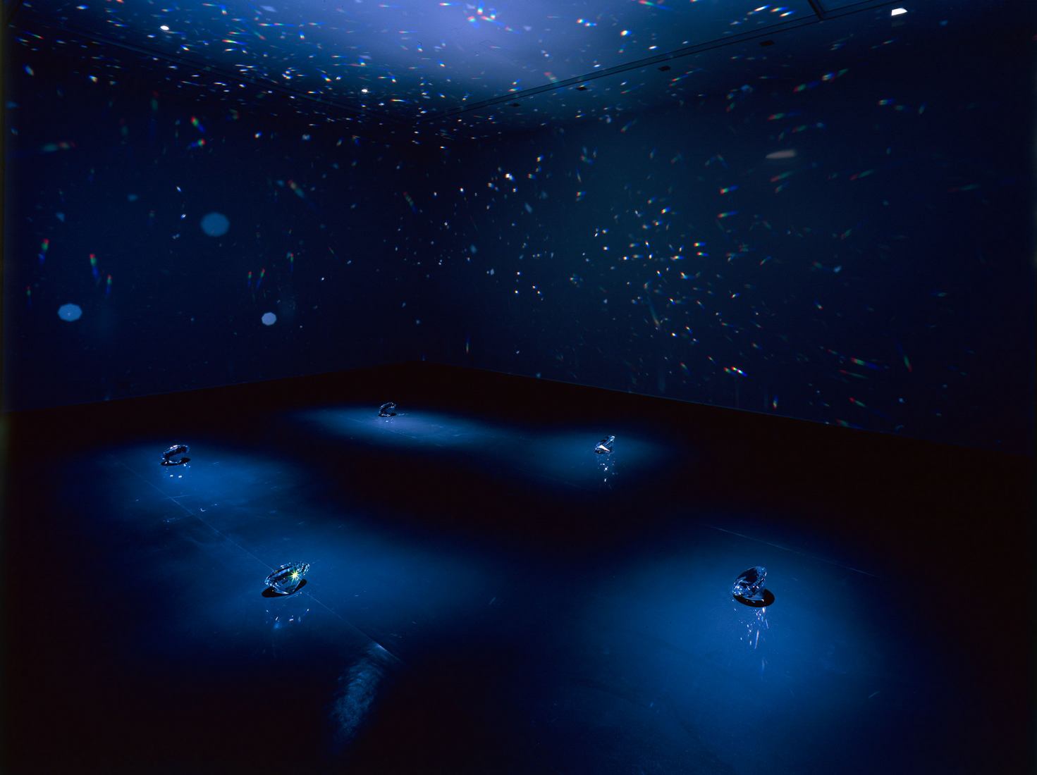 Un recorrido por las obras de James Lee Byars en Pirelli HangarBicocca ...