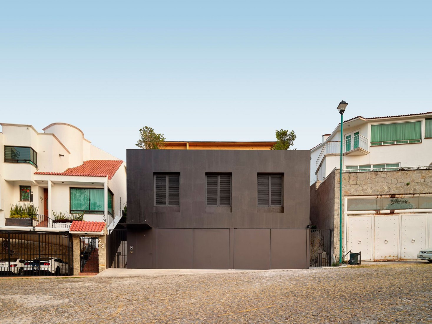 A topographic understanding of the land. Echegaray house by PPAA | The ...