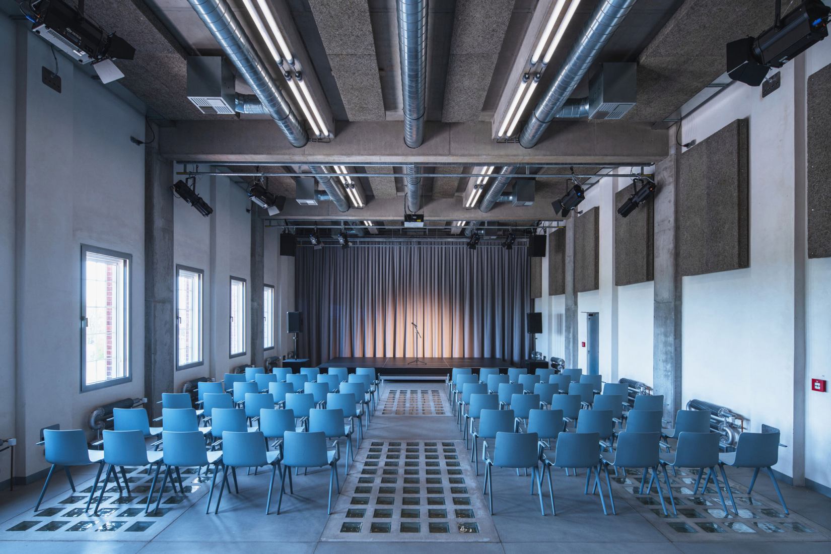 A silo of contemporary culture. Automatic Mills Grain Silo renovation ...