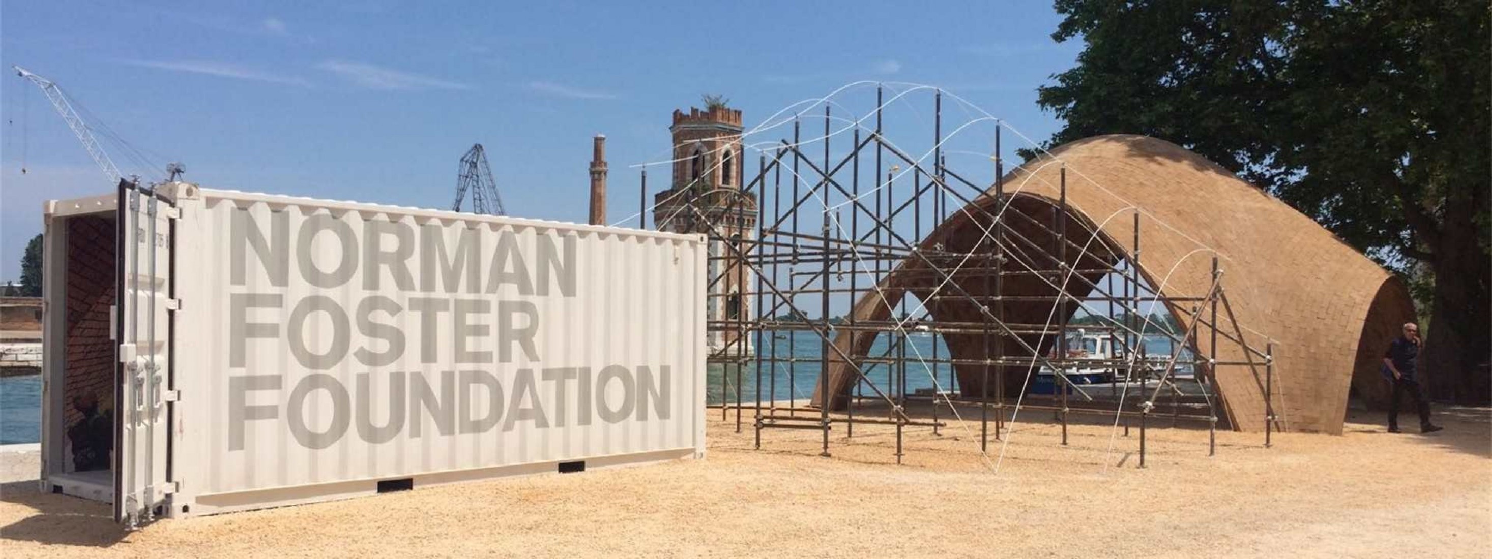 NORMAN FOSTER’S PROTOTYPE FOR THE WORLD’S SMALLEST AIRPORT GOES ON SHOW ...