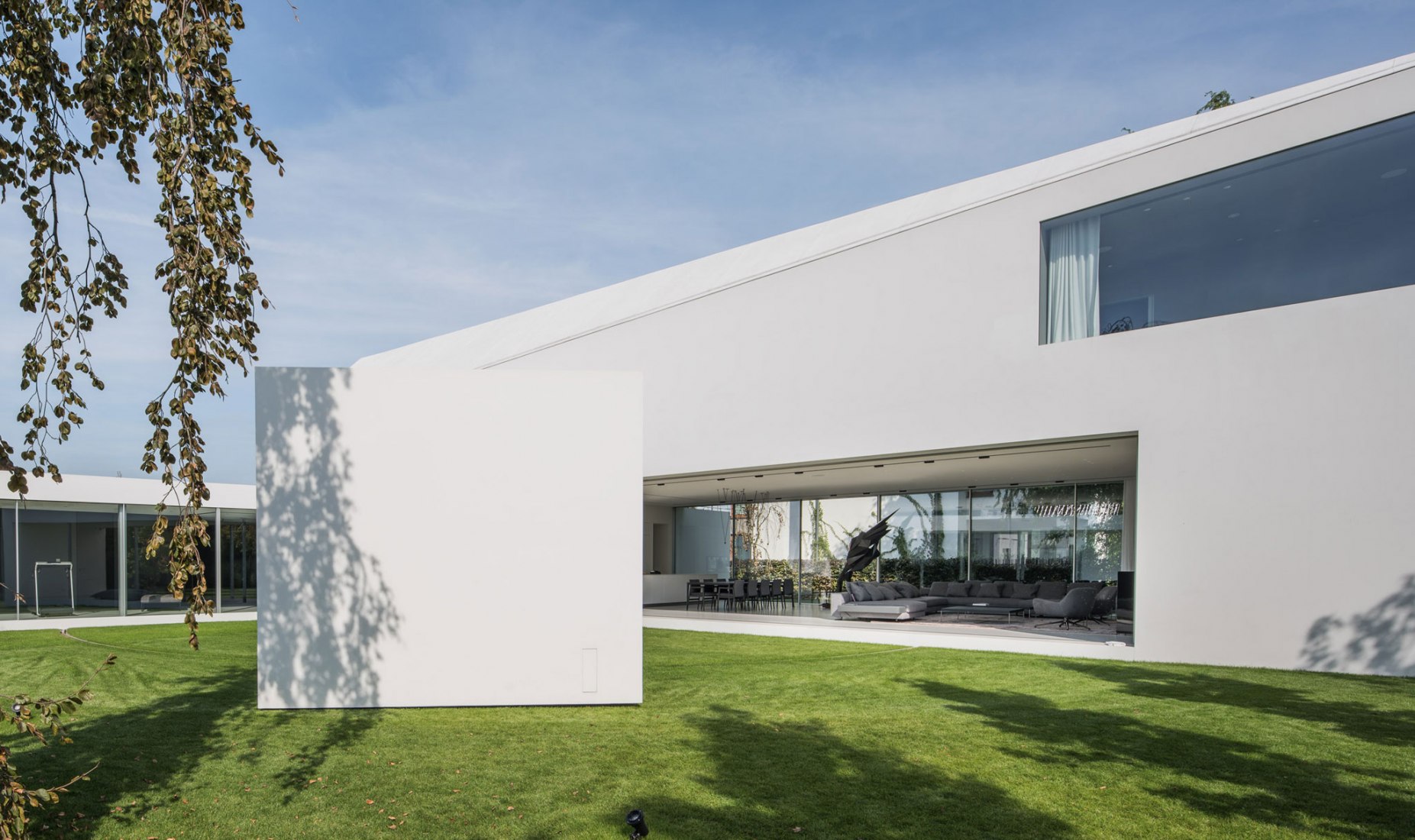 Kinetic house. Quadrant House by Robert Konieczny KWK Promes | The ...