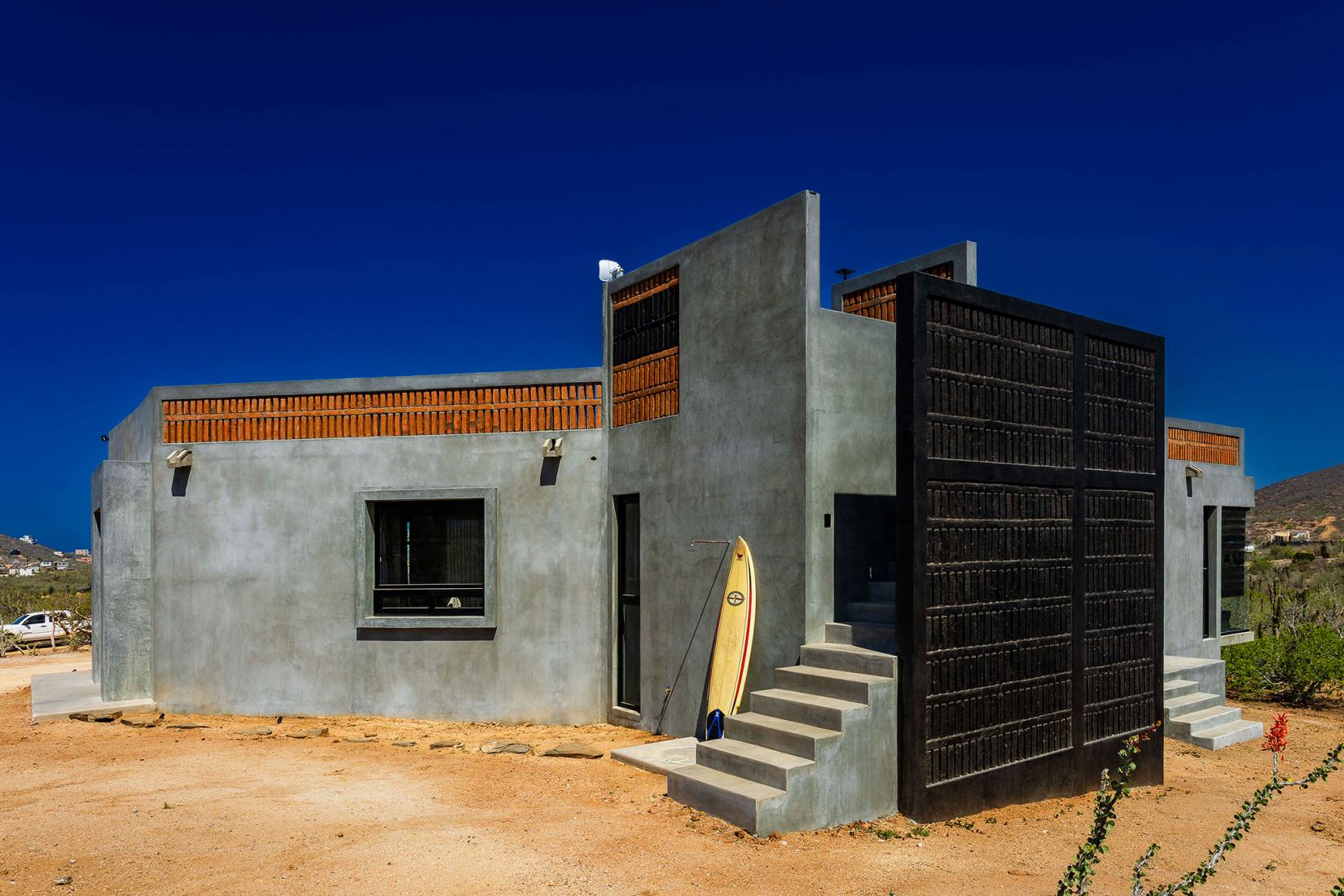 Una vivienda en conexión constante con el paisaje. Casa que da por Red ...