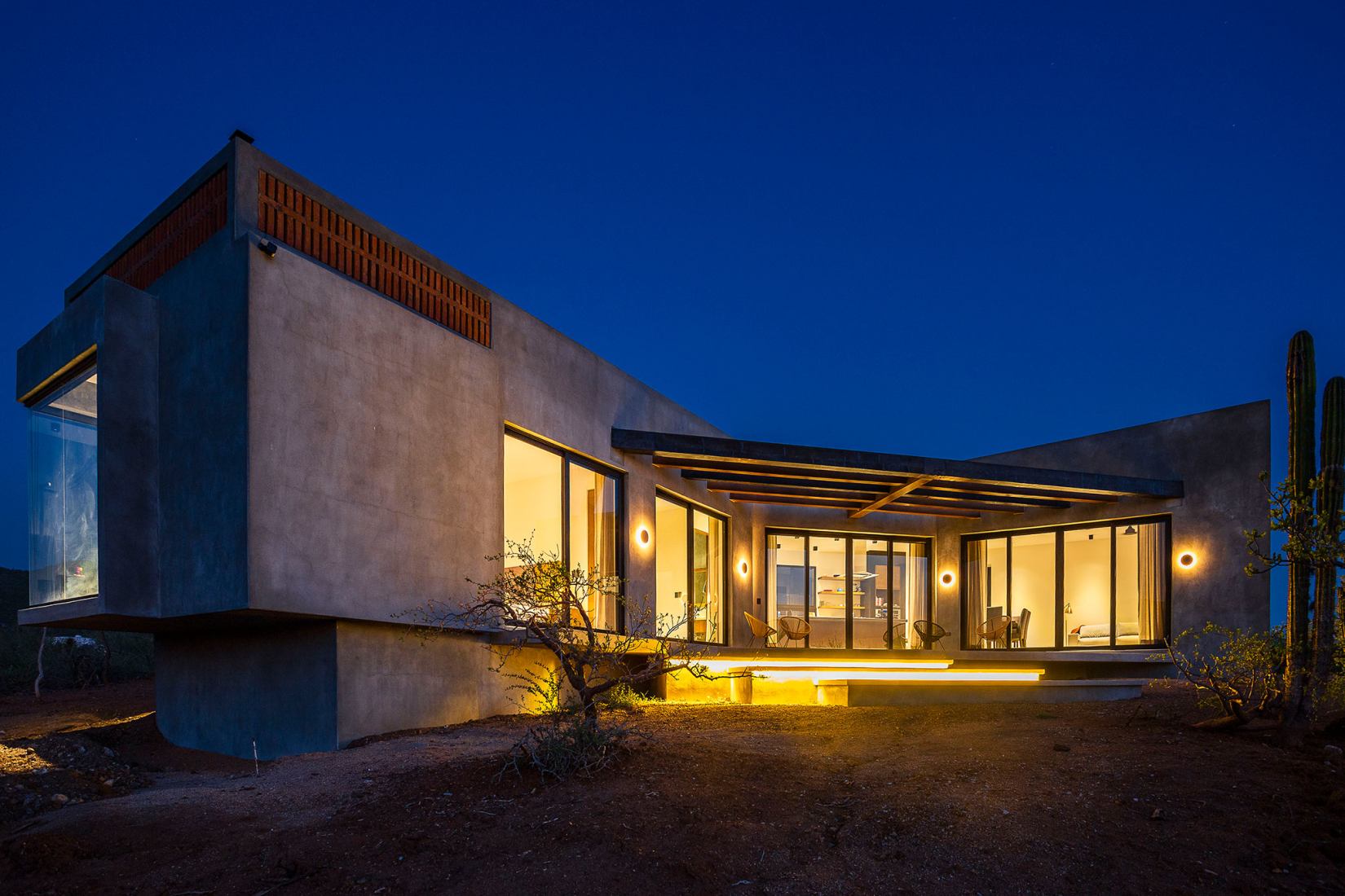 A home in constant connection with the landscape. Casa que da by Red ...