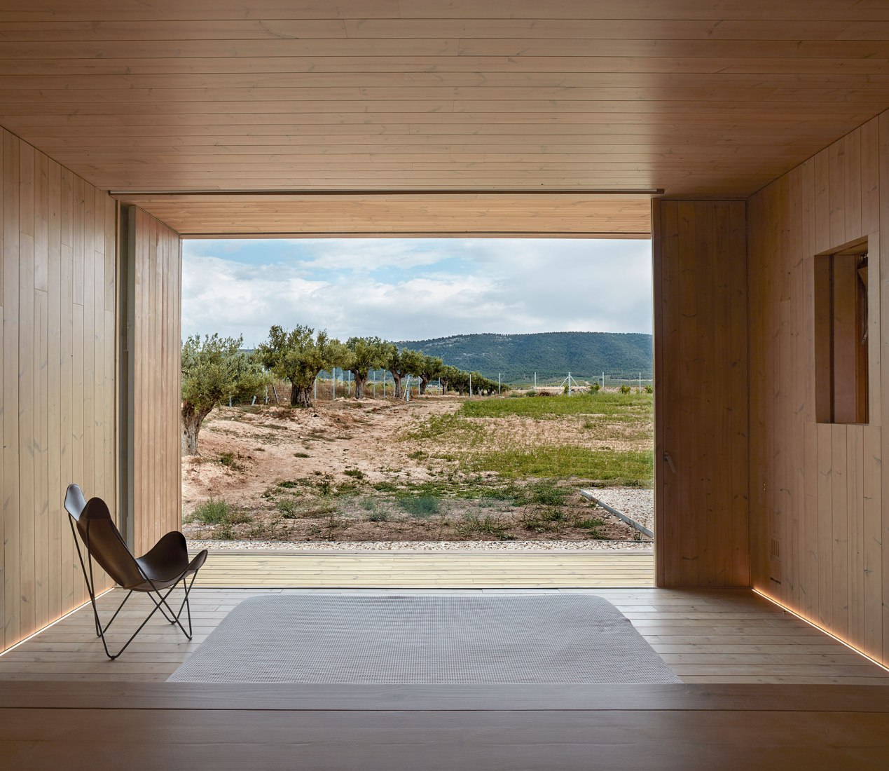 Reshaping the Landscape. Cottage in the Vineyard by Ramón Esteve ...