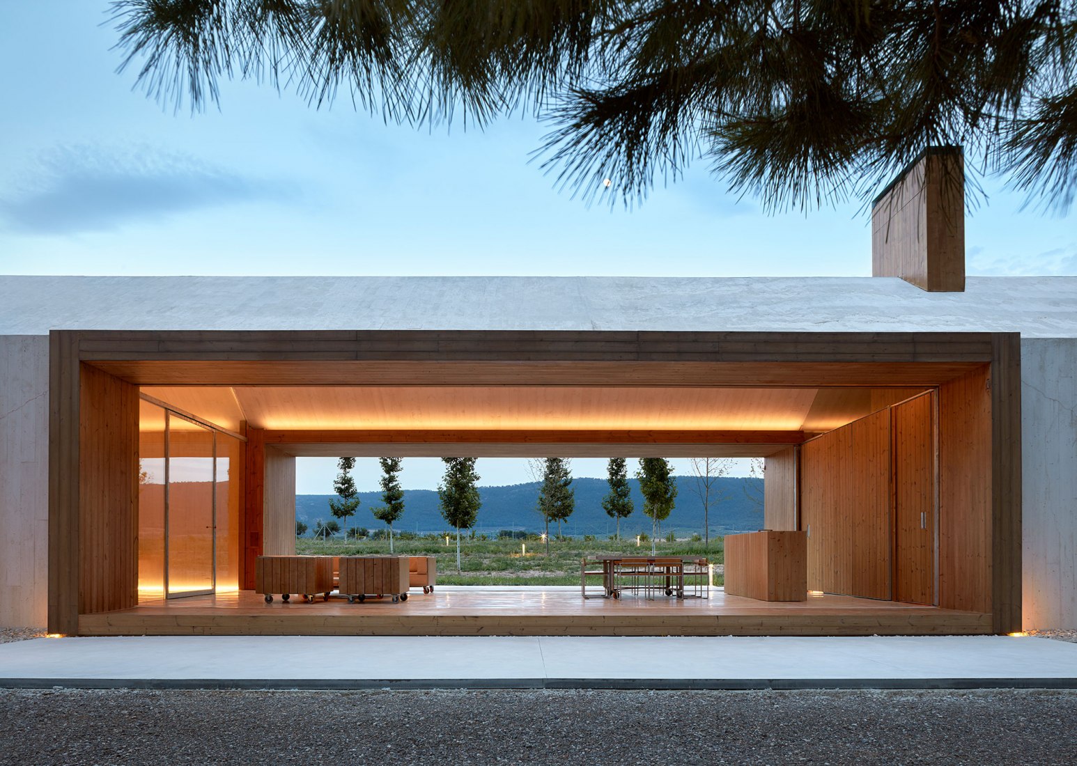Reshaping the Landscape. Cottage in the Vineyard by Ramón Esteve ...