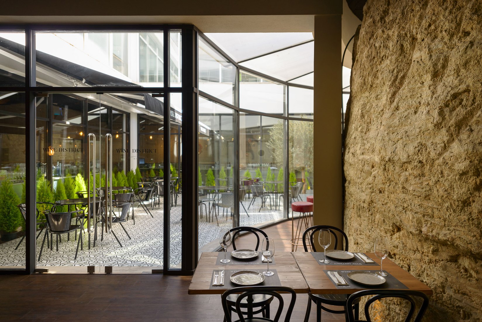 Bar Wine District by Arq Tailor's | The Strength of Architecture | From ...