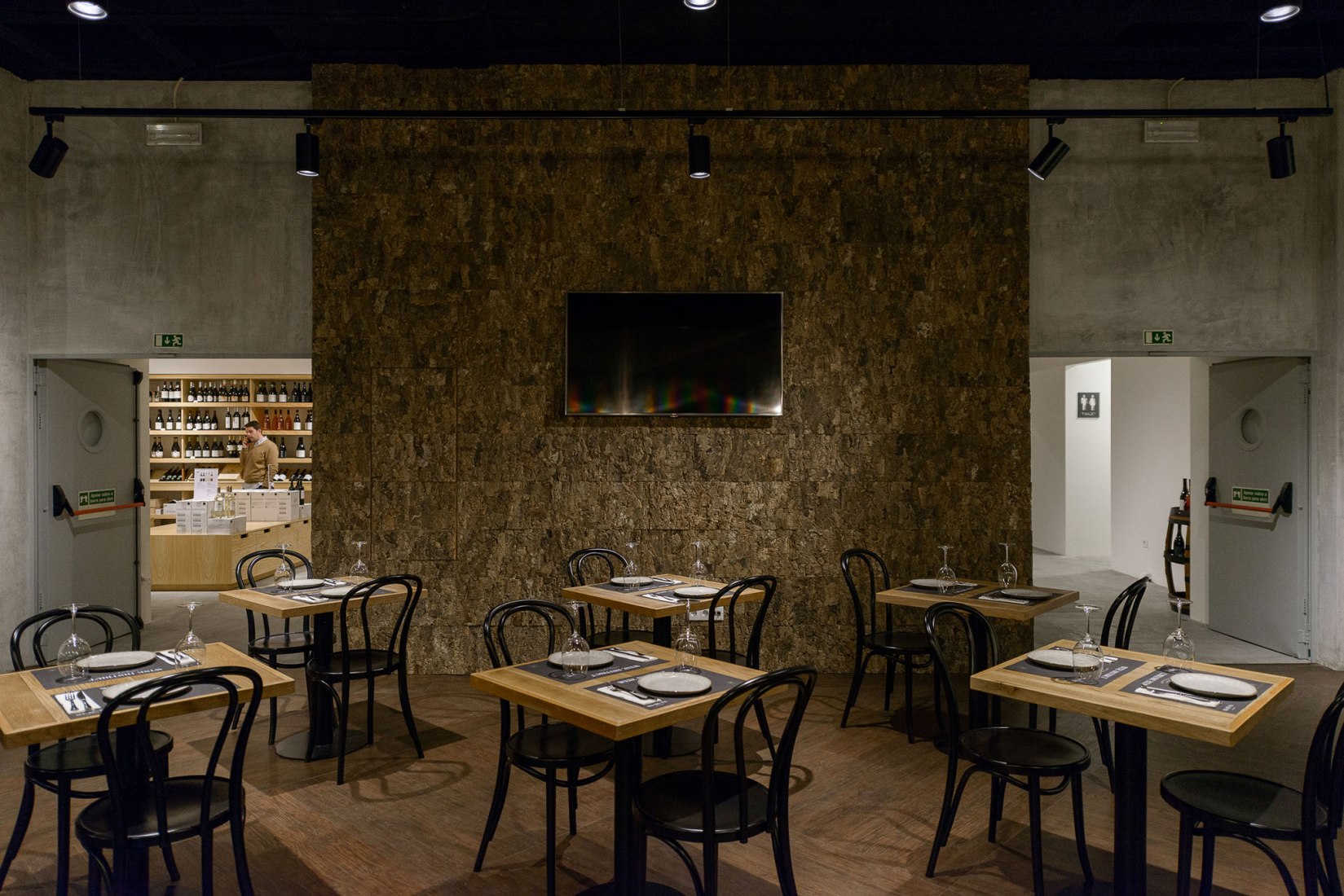 Bar Wine District por Arq Tailor's | Sobre Arquitectura y más | Desde 1998