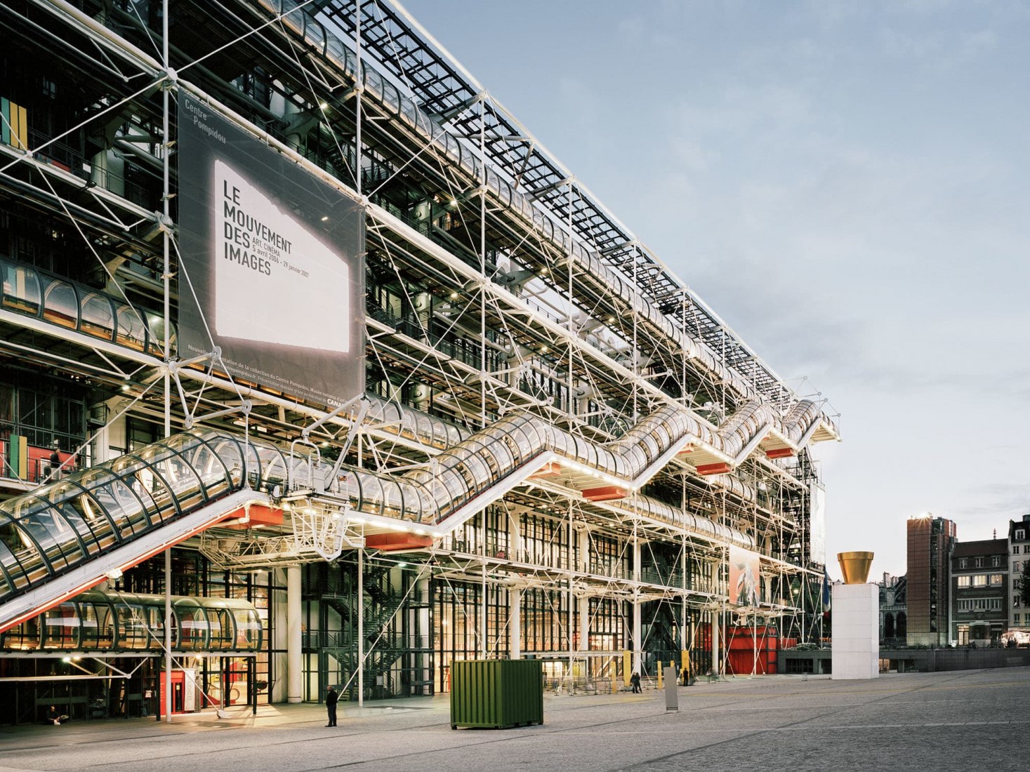 Obra maestra de la arquitectura en París. Centro Pompidou por Renzo ...
