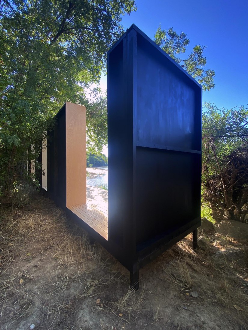On the Ebro banks. Hiber Space Installation by Rintala Eggertsson ...