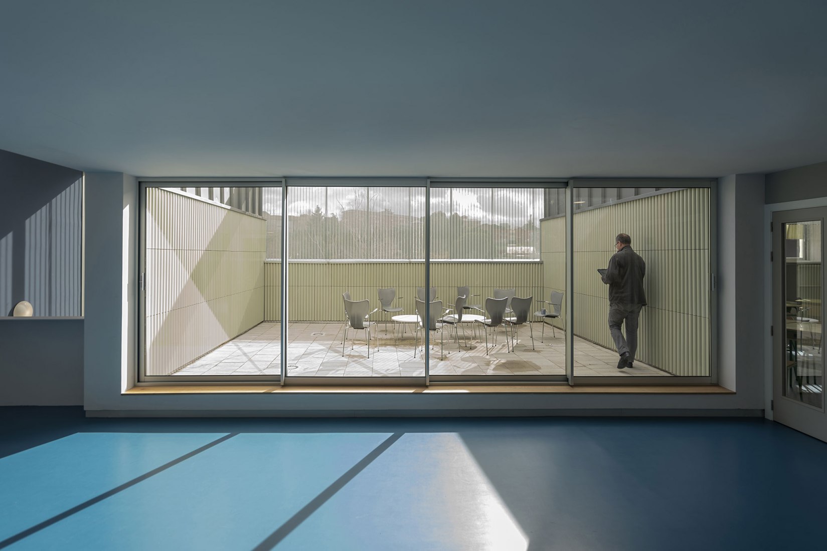 Spaces to learn and create. Runnymede College Campus by Rojo/Fernández ...