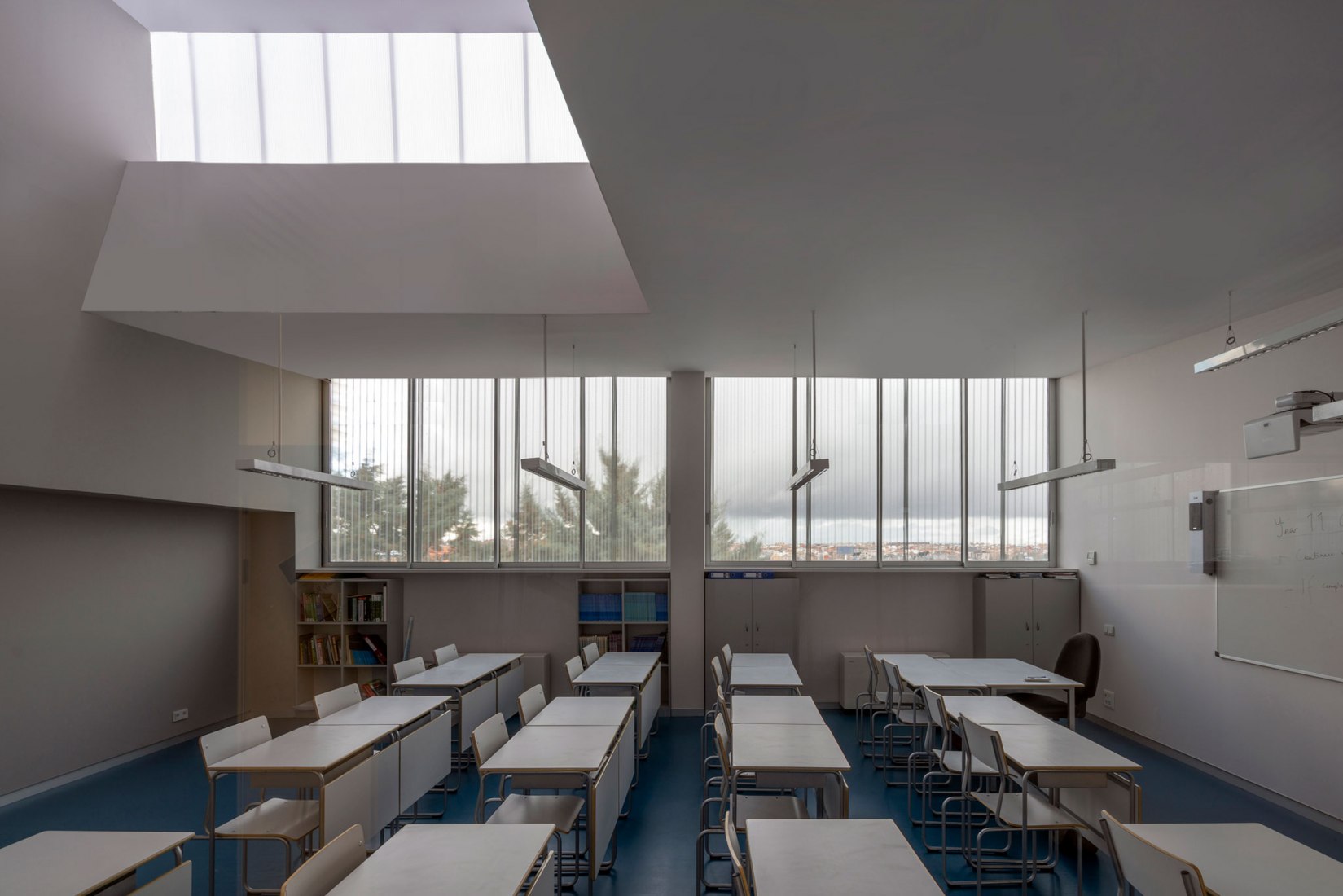 Spaces to learn and create. Runnymede College Campus by Rojo/Fernández ...