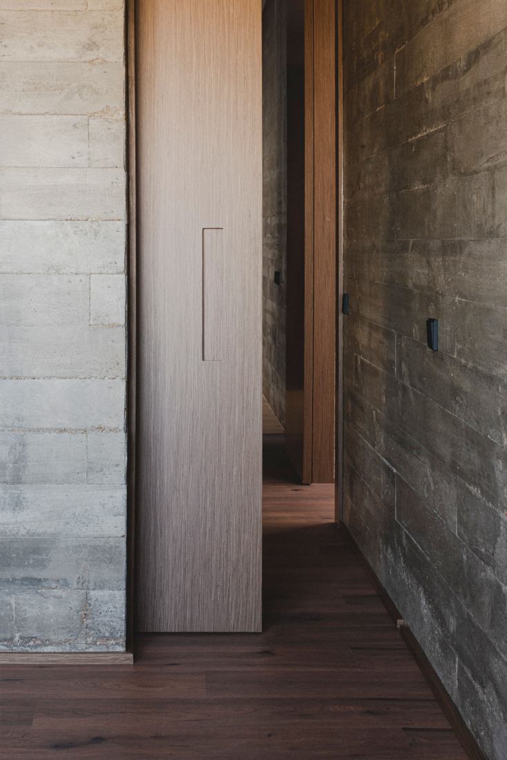 Among the orchard and the city. Rubio House by Carles Faus Architecture ...