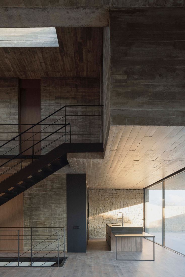 Among the orchard and the city. Rubio House by Carles Faus Architecture ...