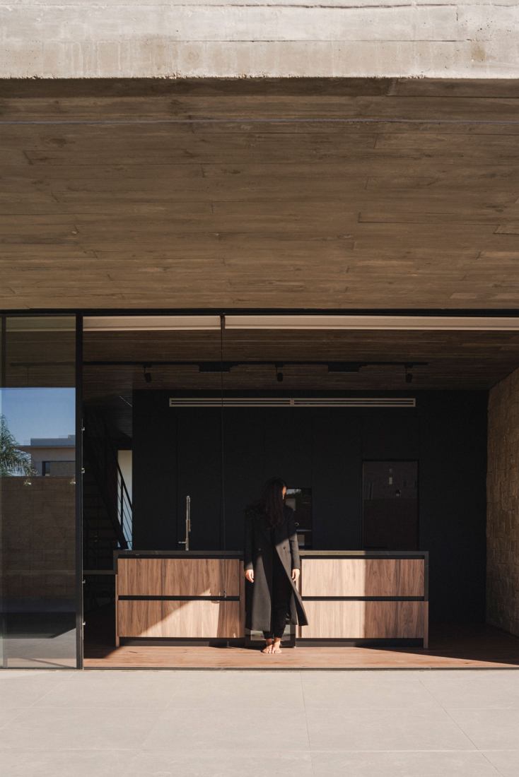 Among the orchard and the city. Rubio House by Carles Faus Architecture ...