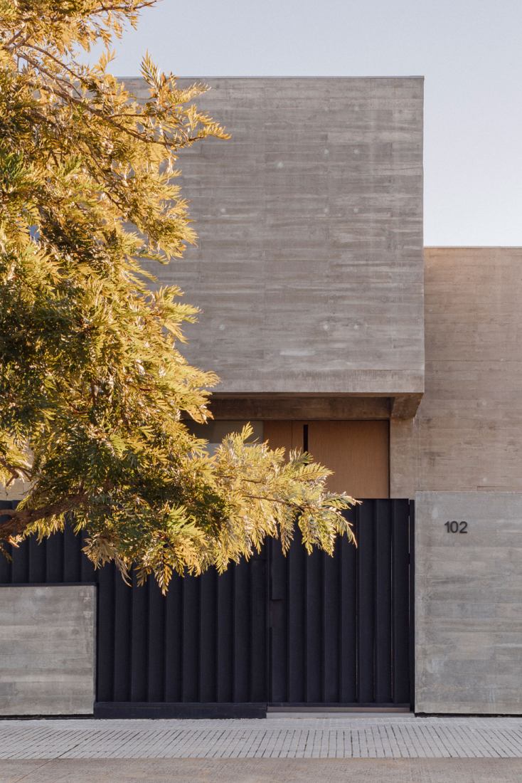 Entre la huerta y la ciudad. Rubio House por Carles Faus Arquitectura ...