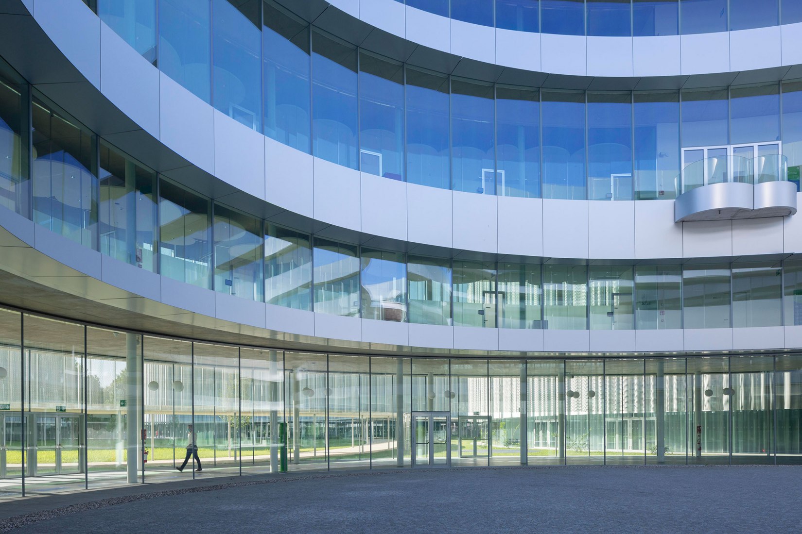Between the organic and the sinuous. New Urban Campus for Bocconi ...