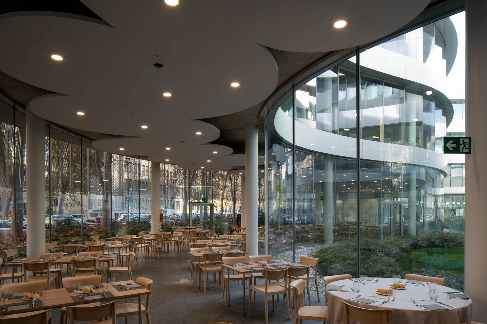 Between the organic and the sinuous. New Urban Campus for Bocconi ...