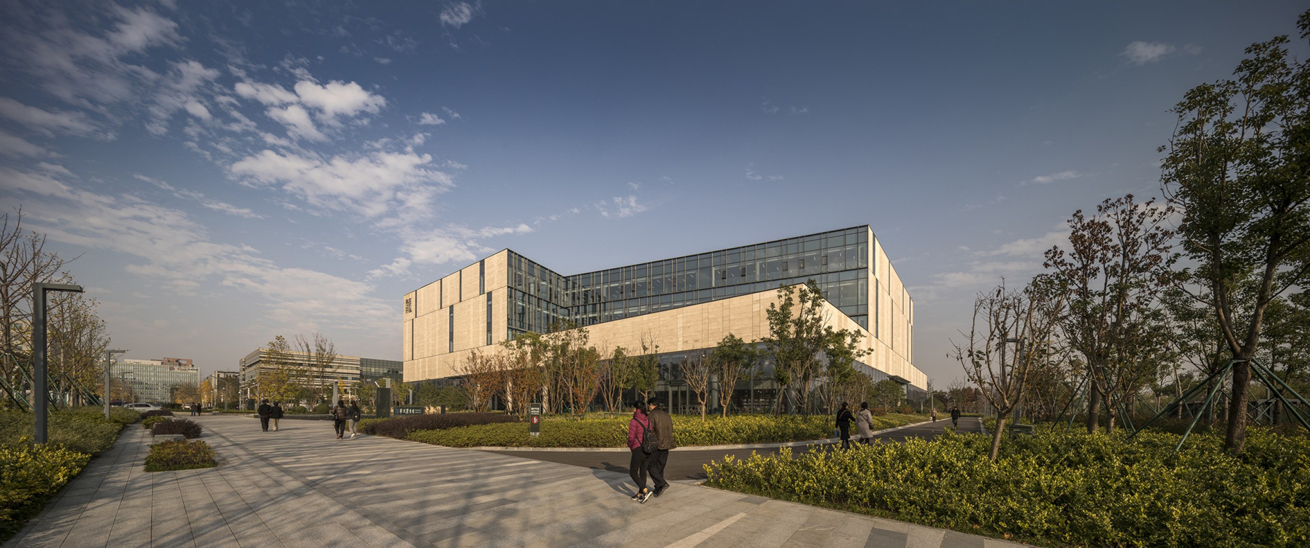 An elegant blend of cultural functions. Ningbo New Library by Schmidt ...