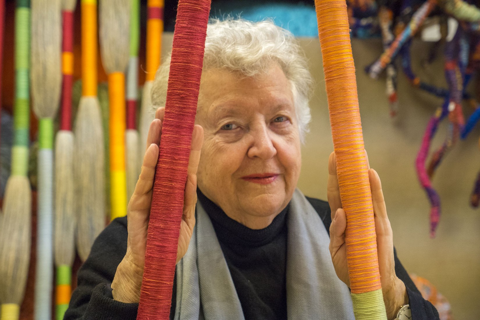 Sheila Hicks presenta en el centro Georges Pompidou "Lignes de vie ...