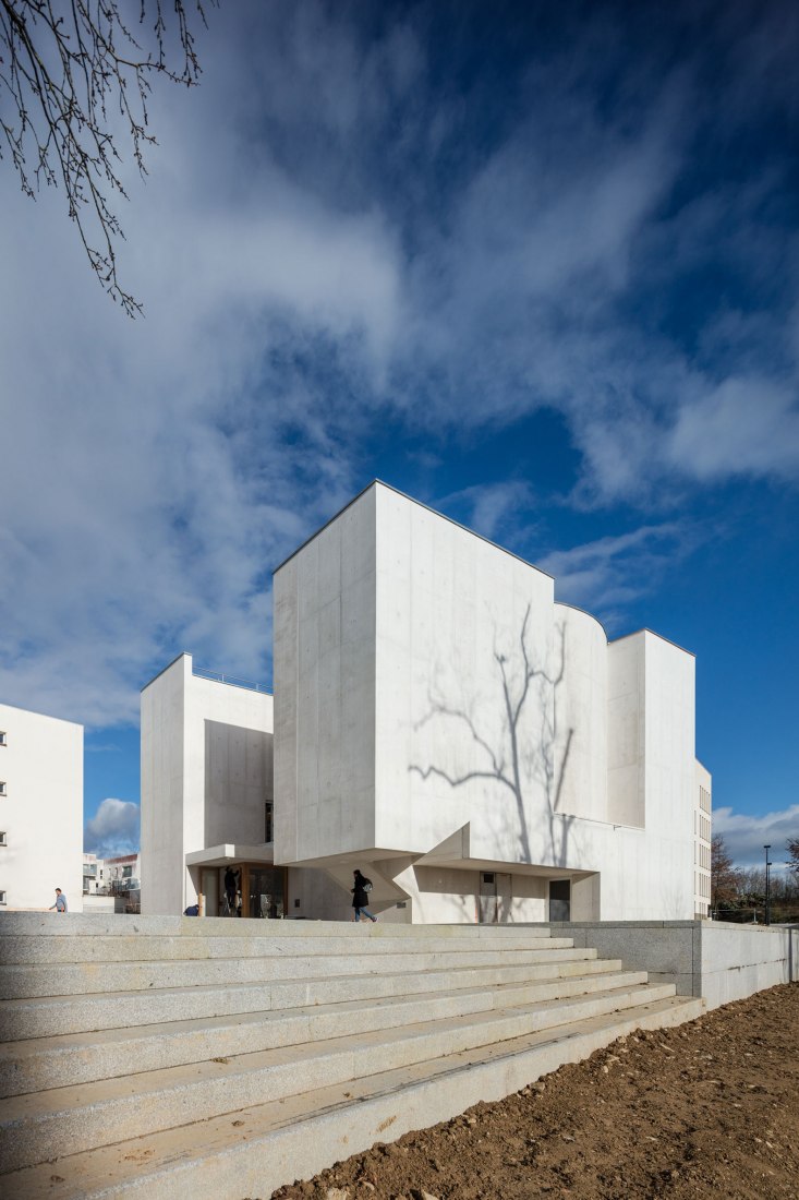 Álvaro Siza completes the Saint Jacques de la Lande church | The ...