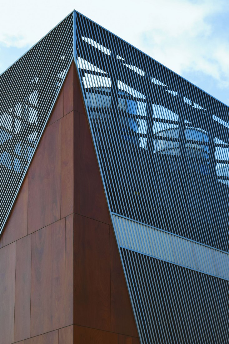 Between landscaped folds. UniSA Pridham Hall Adelaide by Snøhetta | The ...