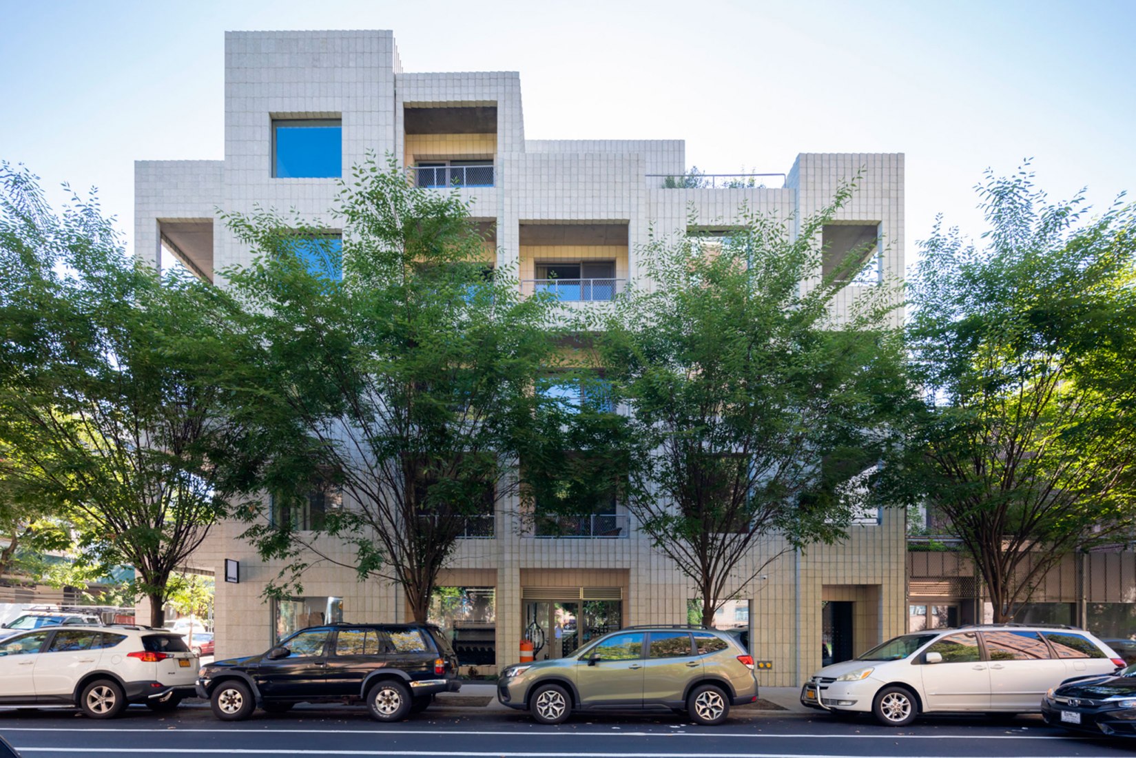 Shared vertical spaces and green areas. 450 Warren by SO- IL | The ...