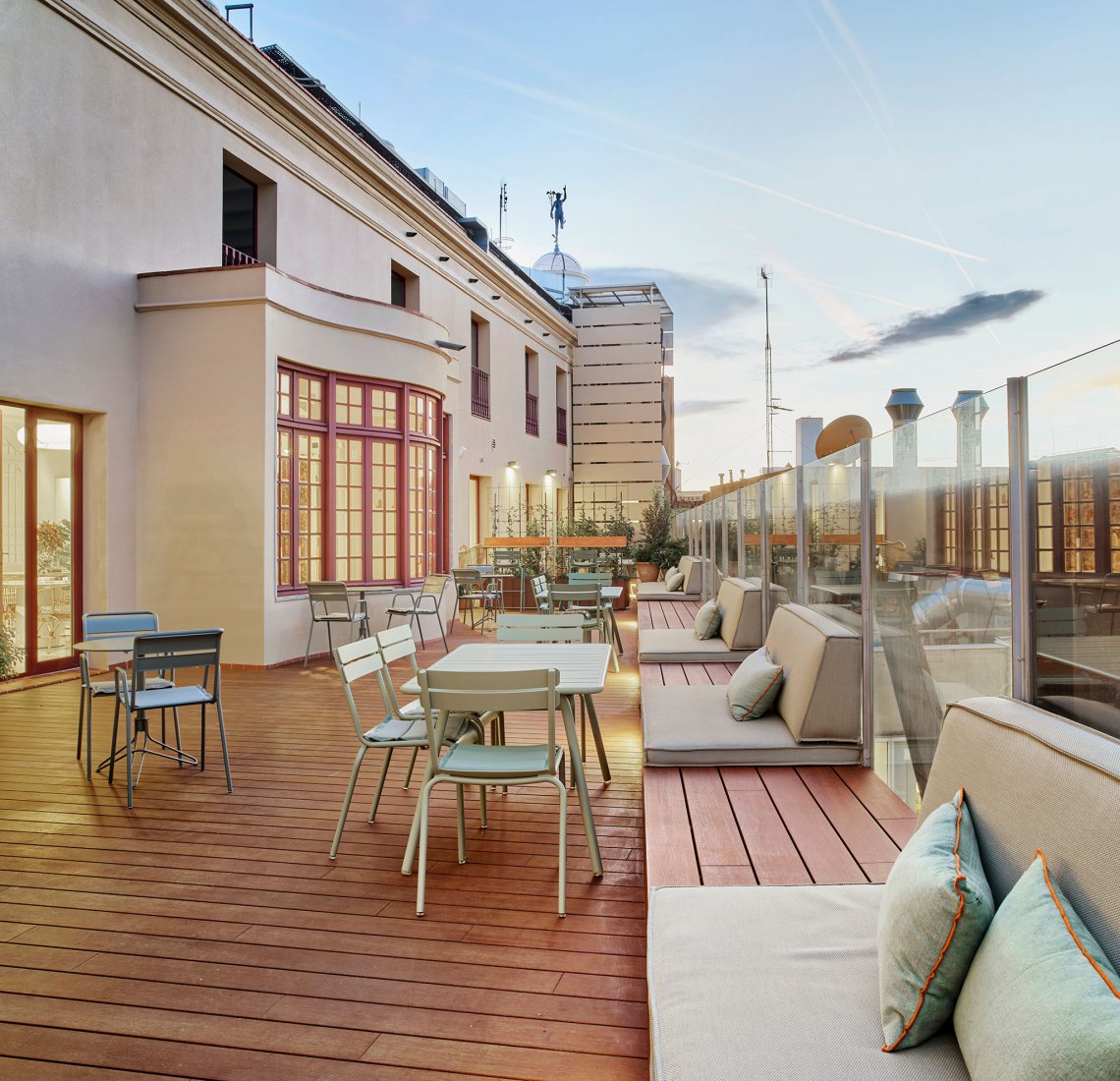 Recovering the essence of Noucentisme. Casa Pich i Pon renovation by ...