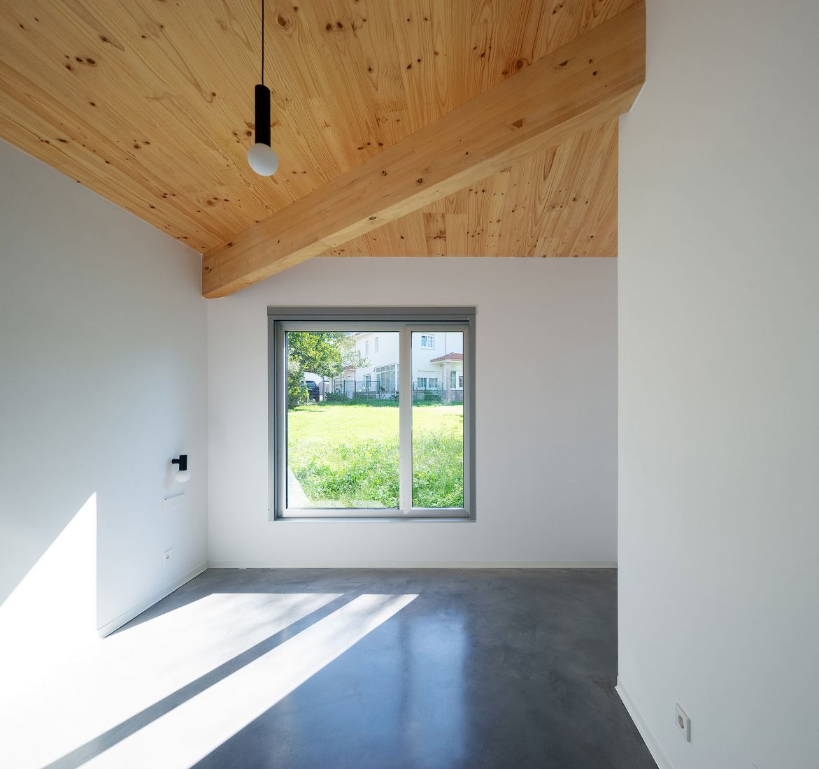 Silver-colored fish. Sula house by Sukunfuku studio | The Strength of ...