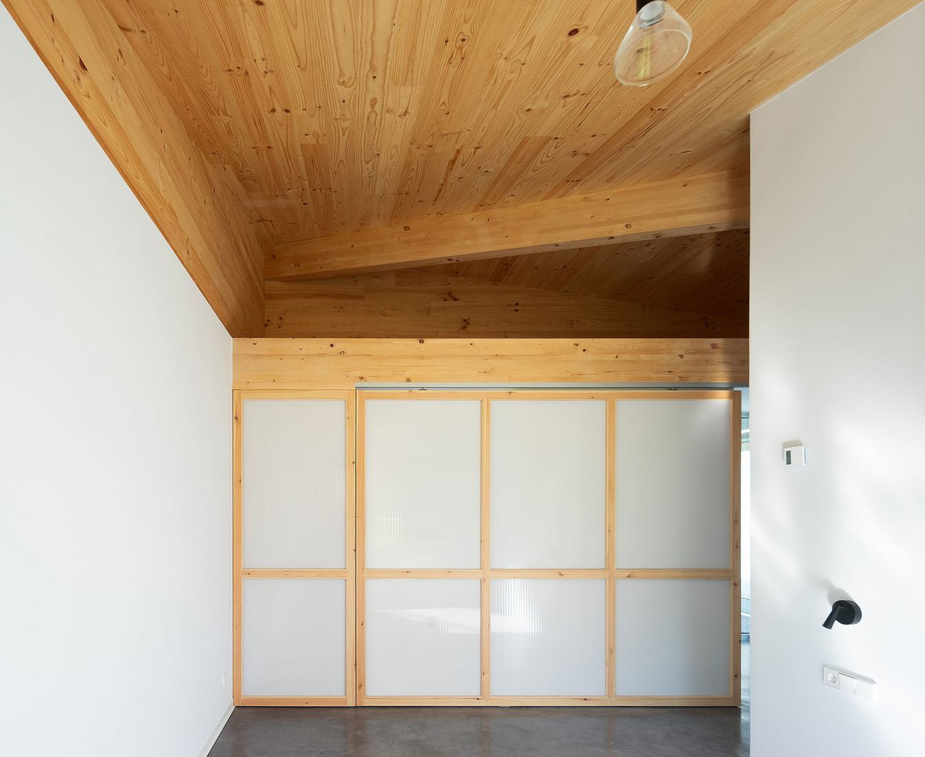 Silver-colored fish. Sula house by Sukunfuku studio | The Strength of ...