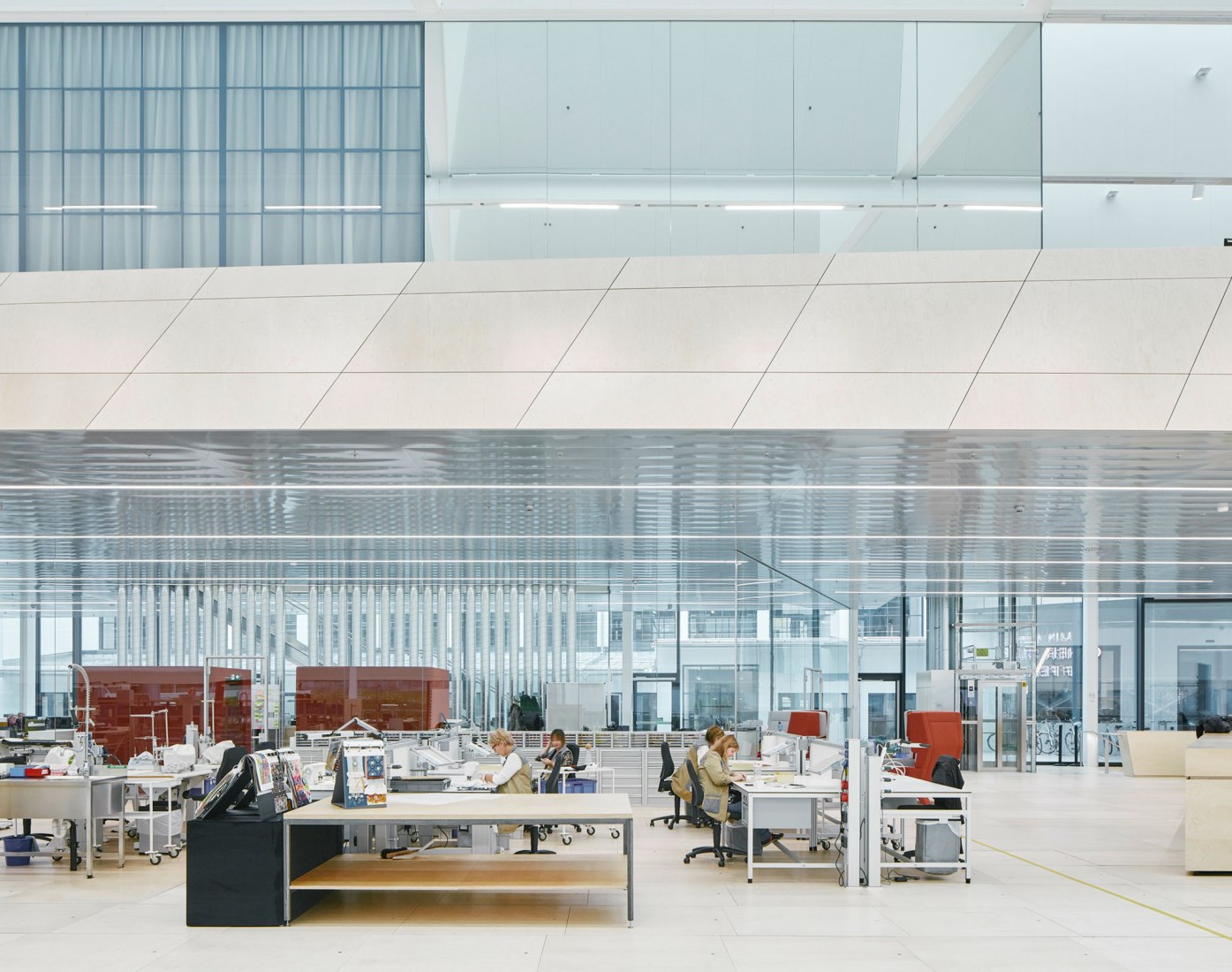 Crystal Atelier of the 21st Century. Swarovski Manufaktur by Snøhetta ...
