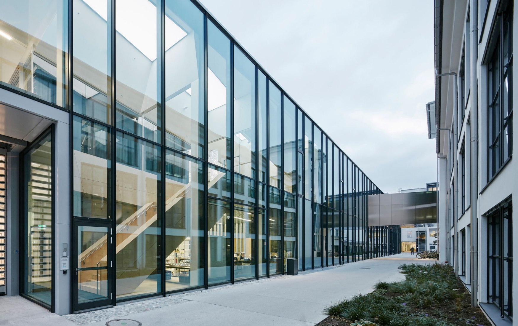 Crystal Atelier of the 21st Century. Swarovski Manufaktur by Snøhetta ...