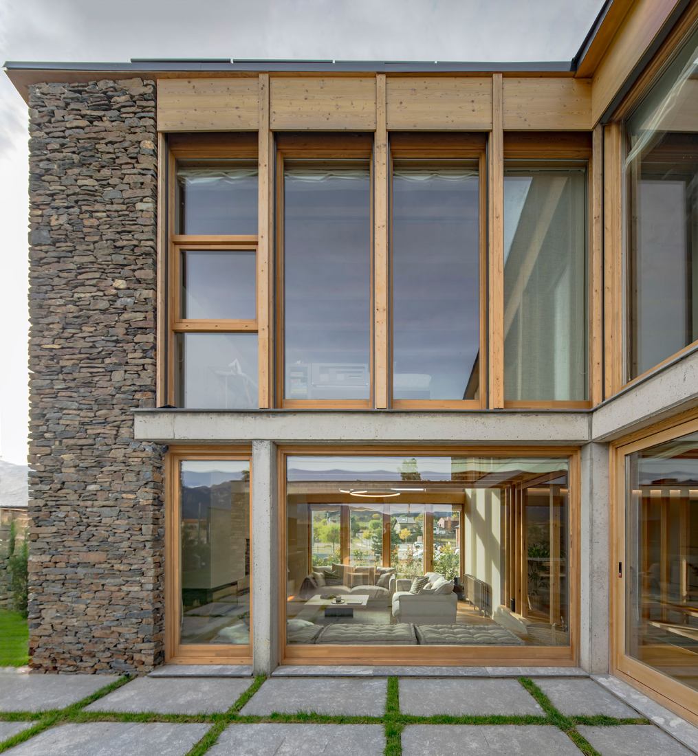 A comfortable and privileged archetype. Family house Bellver mas Mateu ...